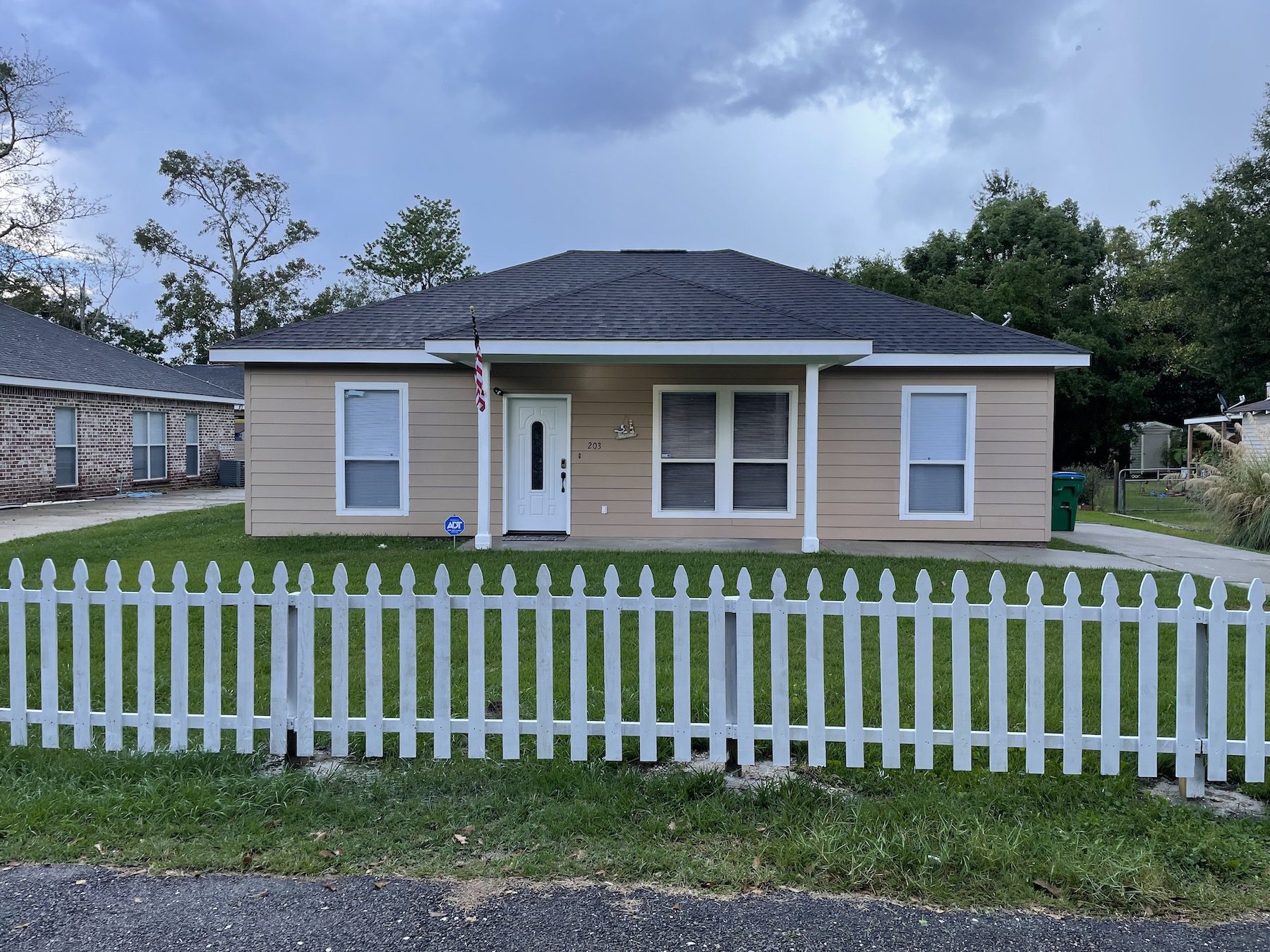 Buy your retirement home before you retire - RetireCoast.com